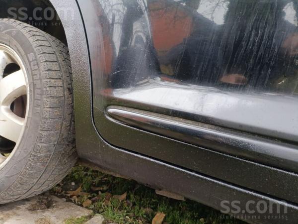 Black Chrysler PT Cruiser 2006 in Ogre, with an engine capacity of 2.20 L and mileage of 320 thousand km for 800 €, photo 8 on AUTOMOTO.COM.LV