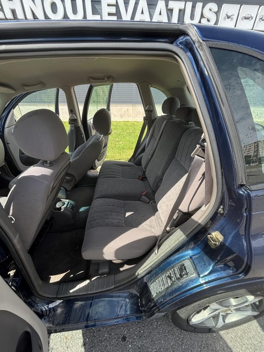 Zils Chrysler PT Cruiser 2002 Narva, ar dzinēja tilpumu 0.00 L un nobraukumu 201 tūkst. km par 1000 €, foto 13 vietnē AUTOMOTO.COM.LV