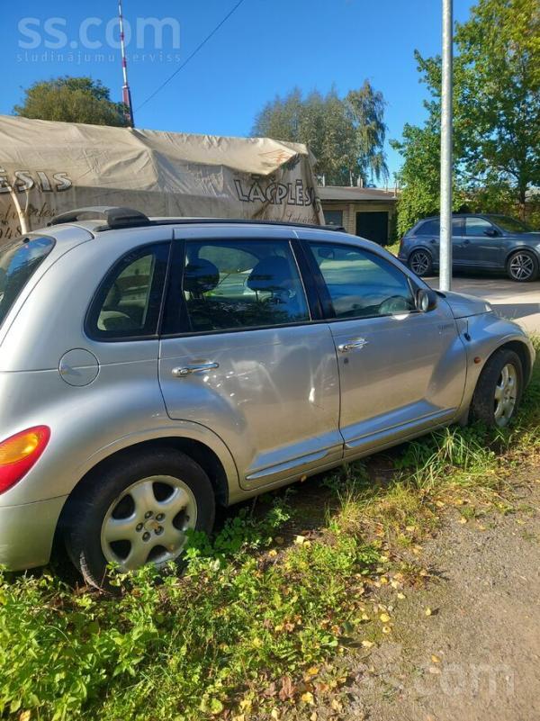 Pelēks Chrysler PT Cruiser 2000 Rīga, ar dzinēja tilpumu 2.00 L un nobraukumu 330 tūkst. km par 500 €, foto 3 vietnē AUTOMOTO.COM.LV