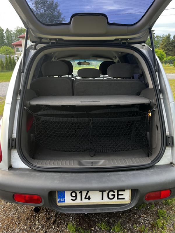 Pelēks Chrysler PT Cruiser 2001 Pērnava, ar dzinēja tilpumu 0.10 L un nobraukumu 186 tūkst. km par 1000 €, foto 5 vietnē AUTOMOTO.COM.LV