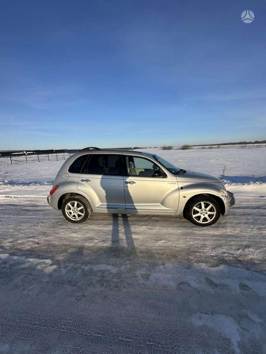 Grey Chrysler PT Cruiser 2002 in Klaipeda, with an engine capacity of 2.00 L and mileage of 260 thousand km for 875 €, photo 9 on AUTOMOTO.COM.LV