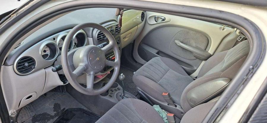White Chrysler PT Cruiser 2002 in Vilnius, with an engine capacity of 2.40 L and mileage of 190 thousand km for 590 €, photo 8 on AUTOMOTO.COM.LV