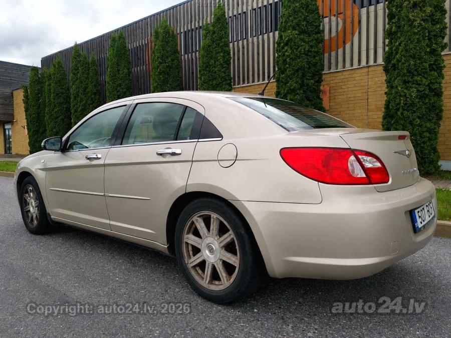 Smilšu krāsa Chrysler Sebring 2009 Tartu, ar dzinēja tilpumu 2.70 L un nobraukumu 240 tūkst. km par 990 €, foto 4 vietnē AUTOMOTO.COM.LV