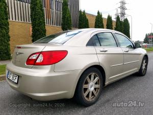 Smilšu krāsa Chrysler Sebring 2009 Tartu, ar dzinēja tilpumu 2.70 L un nobraukumu 240 tūkst. km par 990 €, foto 5 vietnē AUTOMOTO.COM.LV