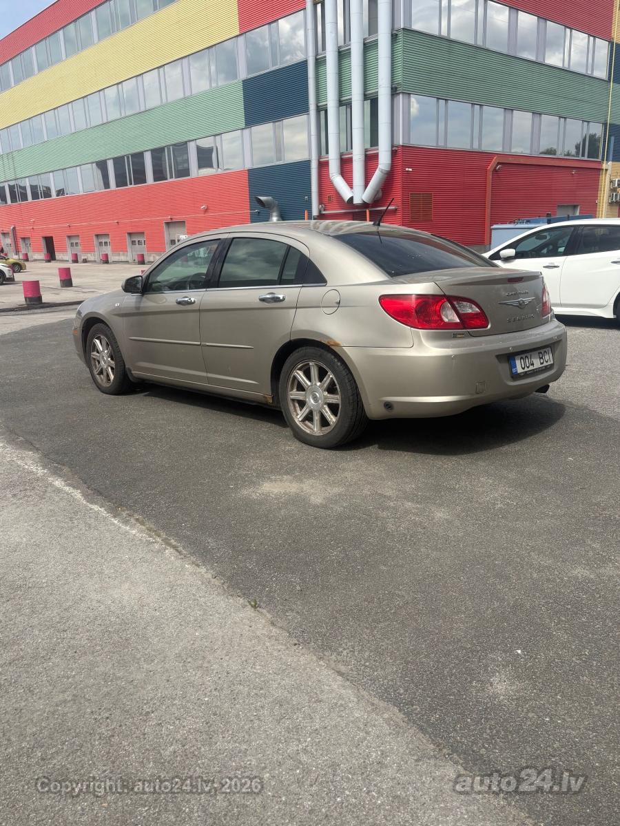 Smilšu krāsa Chrysler Sebring 2010 Tallina, ar dzinēja tilpumu 2.70 L un nobraukumu 175 tūkst. km par 800 €, foto 4 vietnē AUTOMOTO.COM.LV