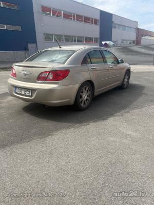 Smilšu krāsa Chrysler Sebring 2010 Tallina, ar dzinēja tilpumu 2.70 L un nobraukumu 175 tūkst. km par 800 €, foto 6 vietnē AUTOMOTO.COM.LV