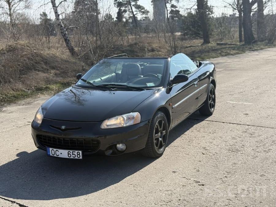 Black Chrysler Sebring 2002 in Liepaja, with an engine capacity of 2.70 L and mileage of 183 thousand km for 1295 €, photo 1 on AUTOMOTO.COM.LV