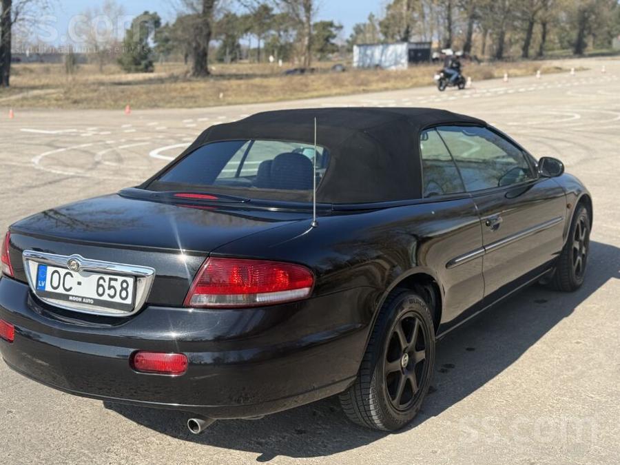 Black Chrysler Sebring 2002 in Liepaja, with an engine capacity of 2.70 L and mileage of 183 thousand km for 1295 €, photo 10 on AUTOMOTO.COM.LV