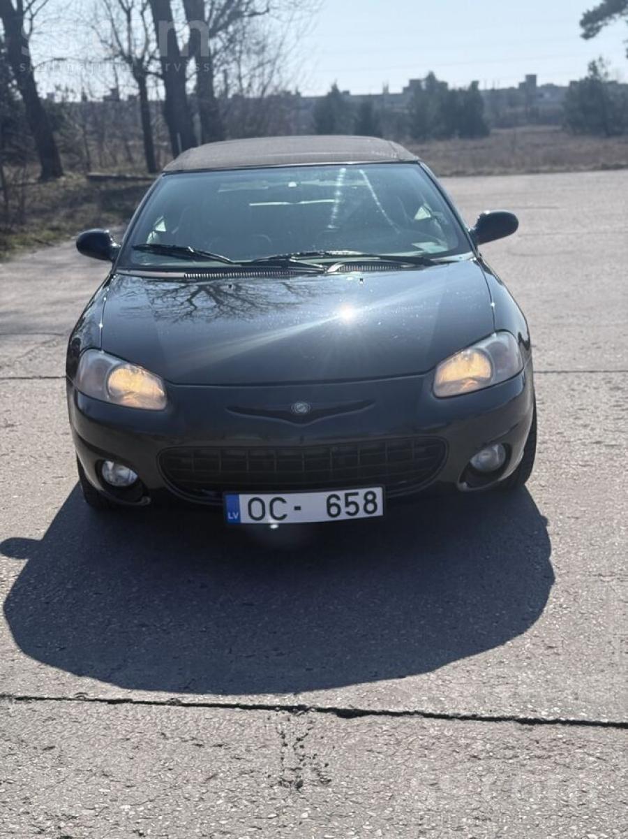 Black Chrysler Sebring 2002 in Liepaja, with an engine capacity of 2.70 L and mileage of 183 thousand km for 1295 €, photo 14 on AUTOMOTO.COM.LV
