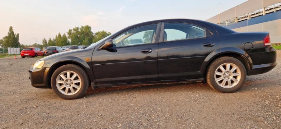 Black Chrysler Sebring 2005 in Riga, with an engine capacity of 2.40 L and mileage of 193 thousand km for 1650 €, photo 4 on AUTOMOTO.COM.LV