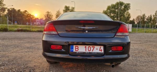 Black Chrysler Sebring 2005 in Riga, with an engine capacity of 2.40 L and mileage of 193 thousand km for 1650 €, photo 5 on AUTOMOTO.COM.LV