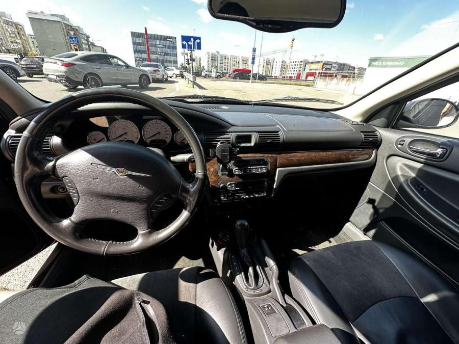 Melns Chrysler Sebring 2006 Viļņa, ar dzinēja tilpumu 2.74 L un nobraukumu 71 tūkst. km par 2500 €, foto 3 vietnē AUTOMOTO.COM.LV