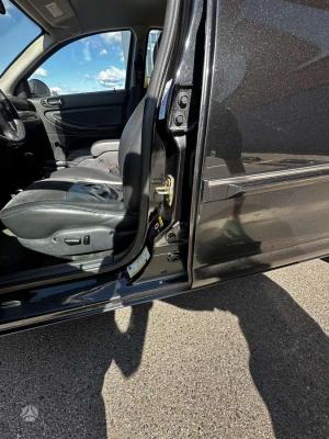 Melns Chrysler Sebring 2006 Viļņa, ar dzinēja tilpumu 2.74 L un nobraukumu 71 tūkst. km par 2500 €, foto 5 vietnē AUTOMOTO.COM.LV