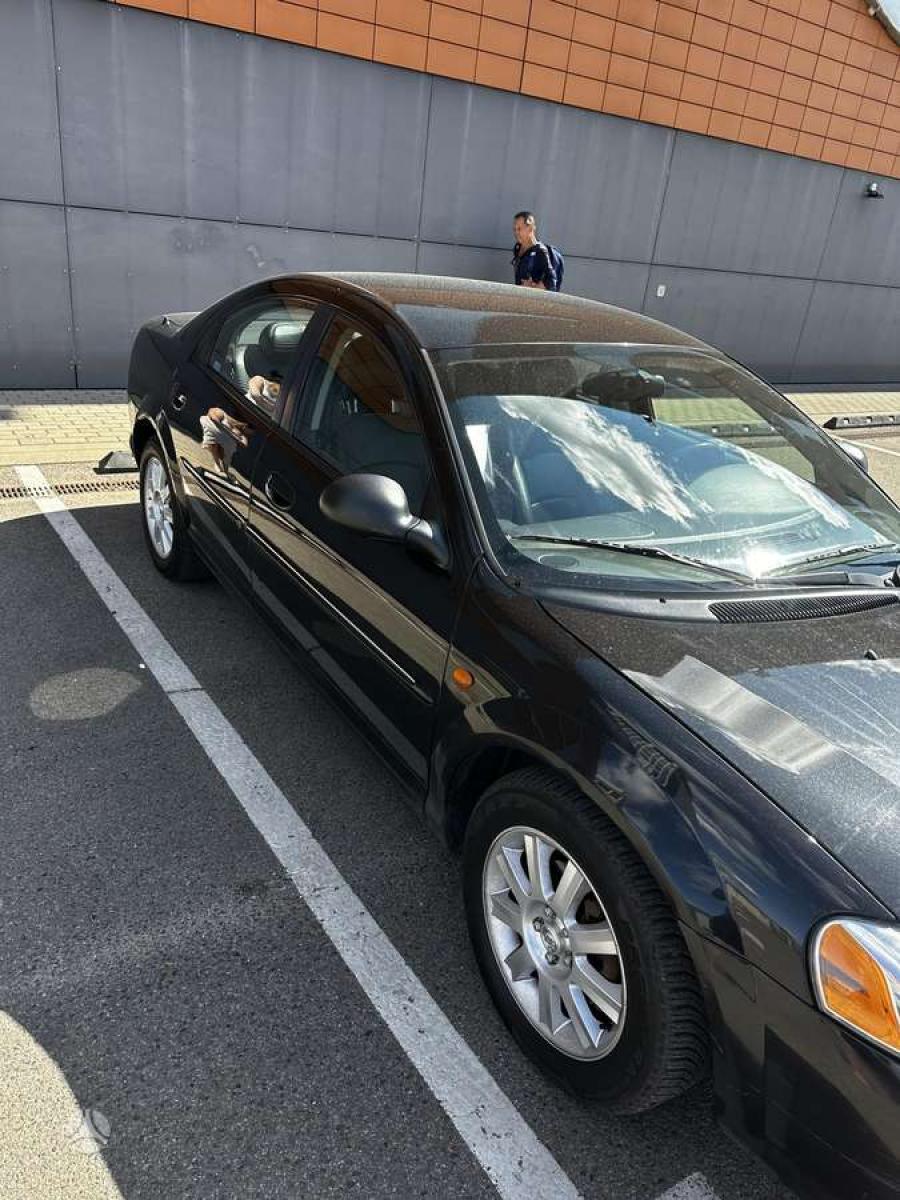 Melns Chrysler Sebring 2006 Viļņa, ar dzinēja tilpumu 2.74 L un nobraukumu 71 tūkst. km par 2500 €, foto 28 vietnē AUTOMOTO.COM.LV