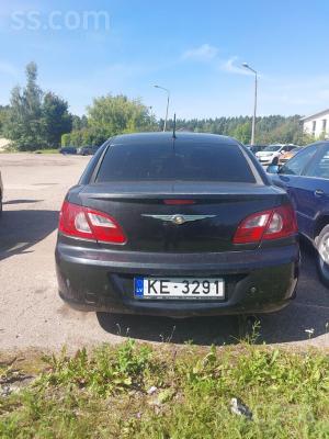 Black Chrysler Sebring 2007 in Riga, with an engine capacity of 2.40 L and mileage of 325 thousand km for 950 €, photo 4 on AUTOMOTO.COM.LV