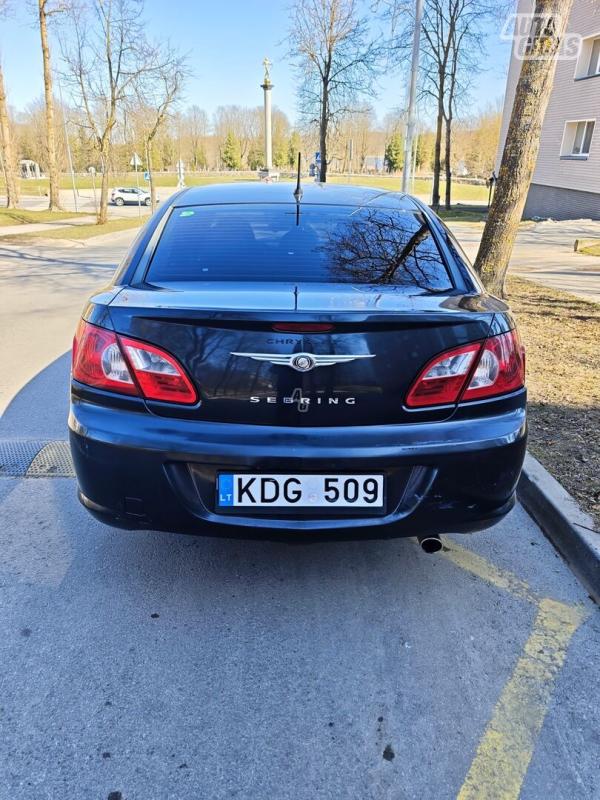 Melns Chrysler Sebring 2009 Šauļi, ar dzinēja tilpumu 2.00 L un nobraukumu 294 tūkst. km par 1000 €, foto 2 vietnē AUTOMOTO.COM.LV