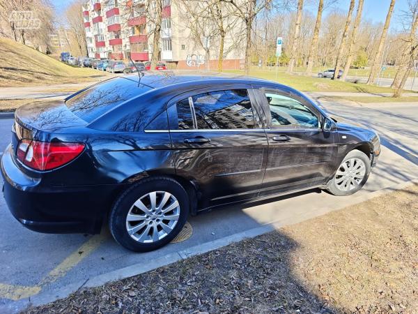 Melns Chrysler Sebring 2009 Šauļi, ar dzinēja tilpumu 2.00 L un nobraukumu 294 tūkst. km par 1000 €, foto 3 vietnē AUTOMOTO.COM.LV