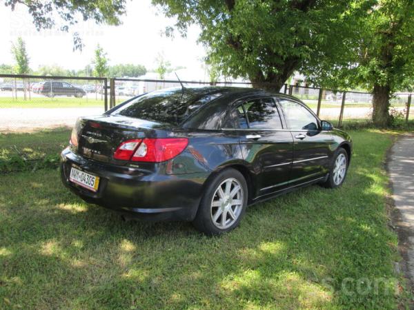 Black Chrysler Sebring 2010 in Riga, with an engine capacity of 2.70 L and mileage of 108 thousand km for 2899 €, photo 7 on AUTOMOTO.COM.LV