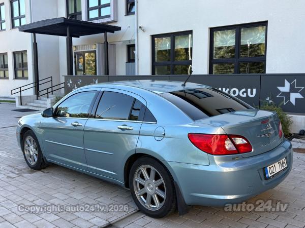 Chrysler Sebring 2010 Rapla vietnē Zils Chrysler Sebring 2010 Rapla, ar dzinēja tilpumu 2.70 L un nobraukumu 76 tūkst. km par 2200 €, foto 4 vietnē AUTOMOTO.COM.LV