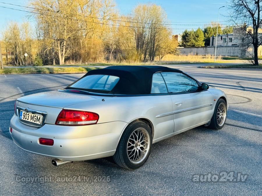 Pelēks Chrysler Sebring 2001 Tallina, ar dzinēja tilpumu 2.70 L un nobraukumu 204 tūkst. km par 3300 €, foto 12 vietnē AUTOMOTO.COM.LV