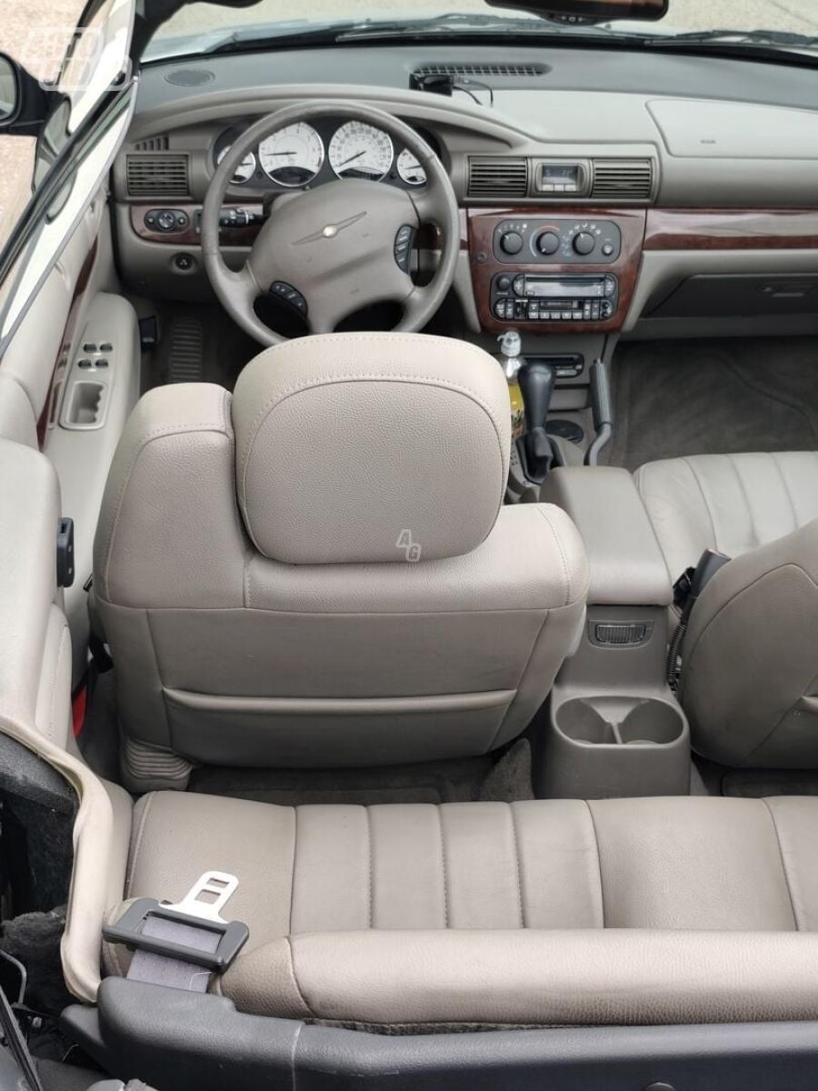 Pelēks Chrysler Sebring 2001 Jonava, ar dzinēja tilpumu 2.70 L un nobraukumu 131 tūkst. km par 2990 €, foto 23 vietnē AUTOMOTO.COM.LV