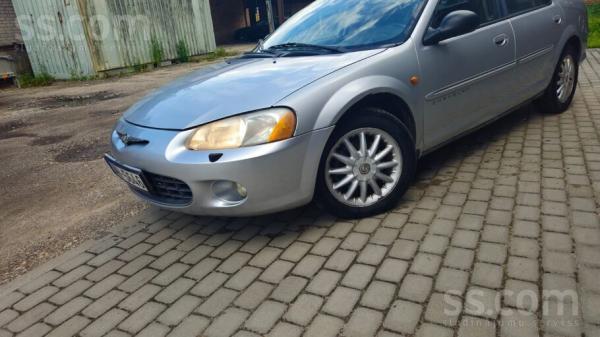 Grey Chrysler Sebring 2002 in Bauska, with an engine capacity of 2.70 L and mileage of 217 thousand km for 899 €, photo 4 on AUTOMOTO.COM.LV