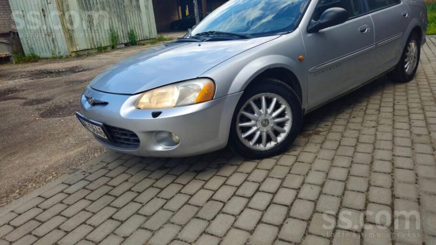 Grey Chrysler Sebring 2002 in Bauska, with an engine capacity of 2.70 L and mileage of 217 thousand km for 899 €, photo 4 on AUTOMOTO.COM.LV