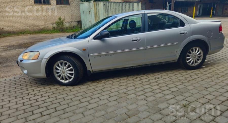 Grey Chrysler Sebring 2002 in Bauska, with an engine capacity of 2.70 L and mileage of 217 thousand km for 899 €, photo 5 on AUTOMOTO.COM.LV