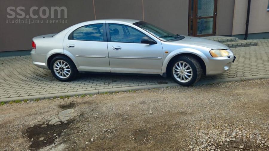 Grey Chrysler Sebring 2002 in Bauska, with an engine capacity of 2.70 L and mileage of 217 thousand km for 899 €, photo 8 on AUTOMOTO.COM.LV