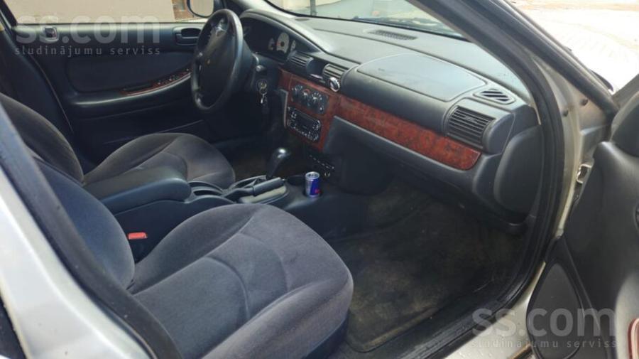 Grey Chrysler Sebring 2002 in Bauska, with an engine capacity of 2.70 L and mileage of 217 thousand km for 899 €, photo 12 on AUTOMOTO.COM.LV