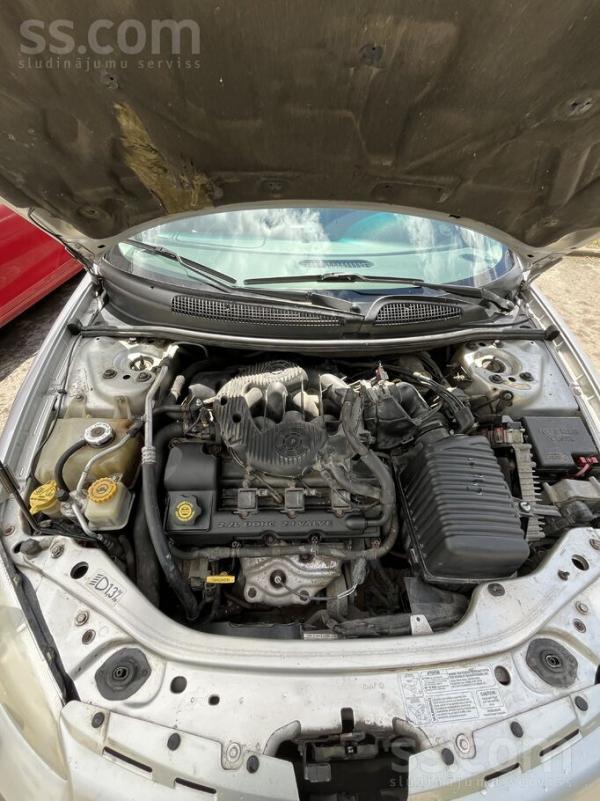 Grey Chrysler Sebring 2003 in Riga, with an engine capacity of 2.70 L and mileage of 227 thousand km for 2000 €, photo 4 on AUTOMOTO.COM.LV