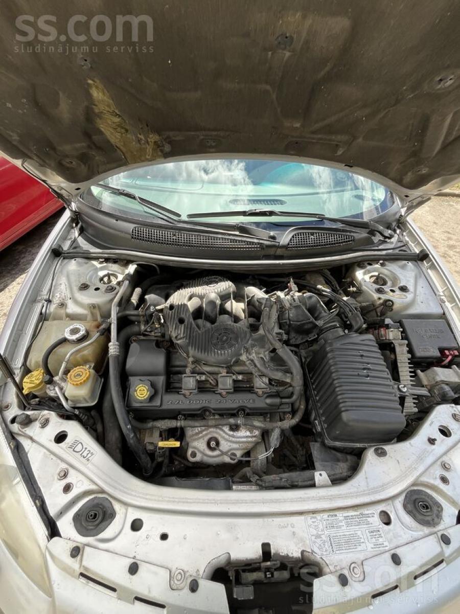 Pelēks Chrysler Sebring 2003 Rīga, ar dzinēja tilpumu 2.70 L un nobraukumu 227 tūkst. km par 2000 €, foto 5 vietnē AUTOMOTO.COM.LV