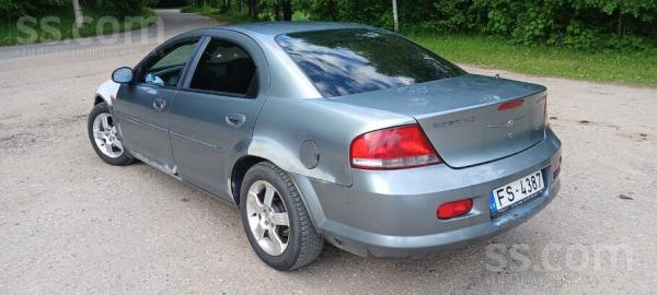 Pelēks Chrysler Sebring 2005 Preiļi, ar dzinēja tilpumu 2.70 L un nobraukumu 272 tūkst. km par 300 €, foto 4 vietnē AUTOMOTO.COM.LV