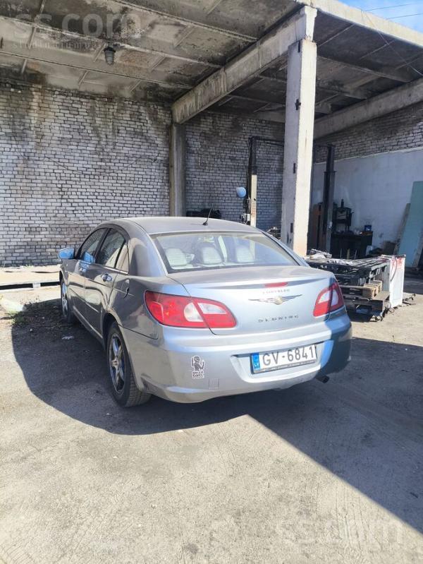 Pelēks Chrysler Sebring 2007 Rīga, ar dzinēja tilpumu 2.40 L un nobraukumu 298 tūkst. km par 1300 €, foto 4 vietnē AUTOMOTO.COM.LV
