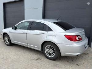 Pelēks Chrysler Sebring 2009 Viļņa, ar dzinēja tilpumu 2.40 L un nobraukumu 152 tūkst. km par 1500 €, foto 4 vietnē AUTOMOTO.COM.LV