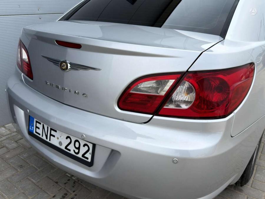 Pelēks Chrysler Sebring 2009 Viļņa, ar dzinēja tilpumu 2.40 L un nobraukumu 152 tūkst. km par 1500 €, foto 5 vietnē AUTOMOTO.COM.LV