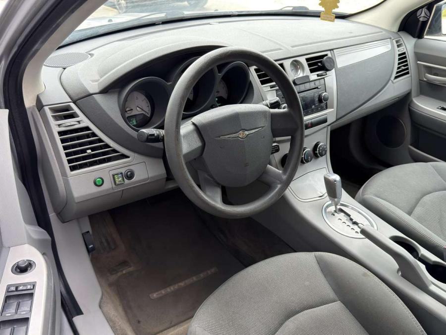 Pelēks Chrysler Sebring 2009 Viļņa, ar dzinēja tilpumu 2.40 L un nobraukumu 152 tūkst. km par 1500 €, foto 12 vietnē AUTOMOTO.COM.LV
