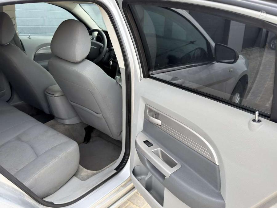 Pelēks Chrysler Sebring 2009 Viļņa, ar dzinēja tilpumu 2.40 L un nobraukumu 152 tūkst. km par 1500 €, foto 19 vietnē AUTOMOTO.COM.LV
