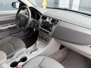 Pelēks Chrysler Sebring 2009 Viļņa, ar dzinēja tilpumu 2.40 L un nobraukumu 152 tūkst. km par 1500 €, foto 20 vietnē AUTOMOTO.COM.LV