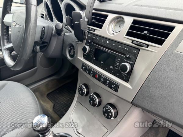 Pelēks Chrysler Sebring 2009 Tallina, ar dzinēja tilpumu 2.00 L un nobraukumu 218 tūkst. km par 2800 €, foto 11 vietnē AUTOMOTO.COM.LV