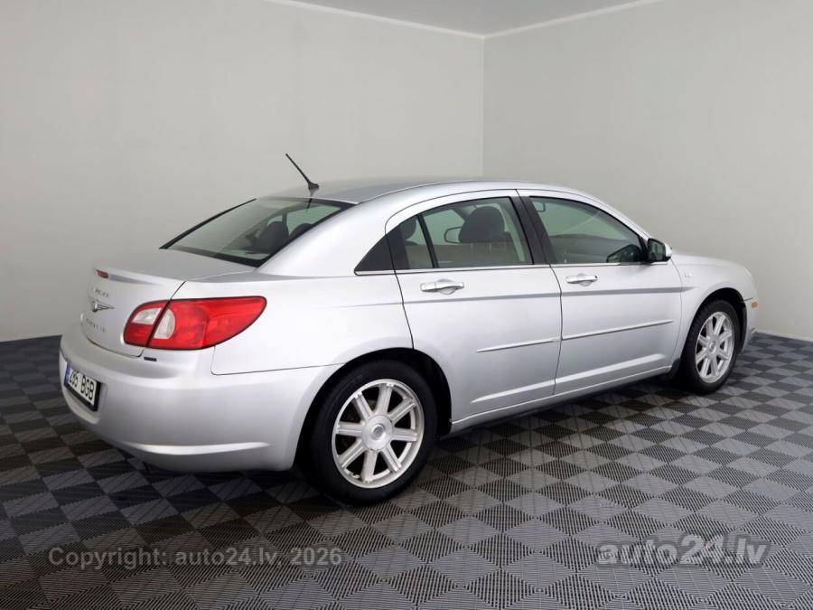 Grey Chrysler Sebring 2012 in Tallinn, with an engine capacity of 2.40 L and mileage of 264 thousand km for 1999 €, photo 3 on AUTOMOTO.COM.LV