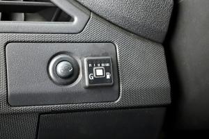 Pelēks Chrysler Sebring 2012 Tallina, ar dzinēja tilpumu 2.40 L un nobraukumu 264 tūkst. km par 1199 €, foto 9 vietnē AUTOMOTO.COM.LV