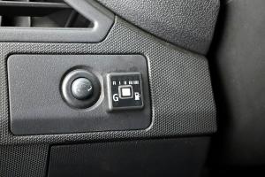 Pelēks Chrysler Sebring 2012 Tallina, ar dzinēja tilpumu 2.40 L un nobraukumu 264 tūkst. km par 1199 €, foto 17 vietnē AUTOMOTO.COM.LV
