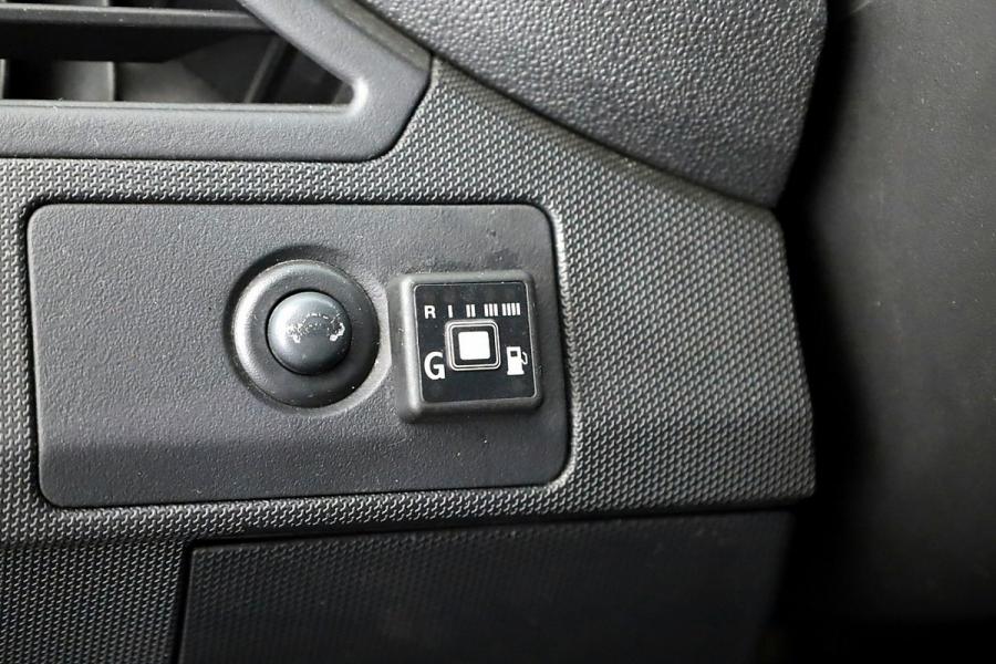 Pelēks Chrysler Sebring 2012 Tallina, ar dzinēja tilpumu 2.40 L un nobraukumu 264 tūkst. km par 1199 €, foto 17 vietnē AUTOMOTO.COM.LV