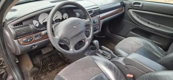 Sarkans Chrysler Sebring 2004 Valmiera, ar dzinēja tilpumu 2.70 L un nobraukumu 163 tūkst. km par 1400 €, foto 10 vietnē AUTOMOTO.COM.LV