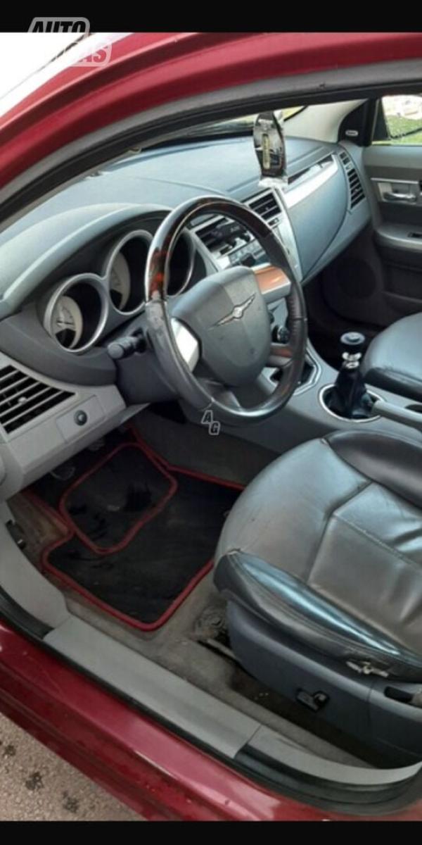 Chrysler Sebring 2009 Šauļi vietnē Sarkans Chrysler Sebring 2009 Šauļi, ar dzinēja tilpumu 2.00 L un nobraukumu 230 tūkst. km par 1500 €, foto 4 vietnē AUTOMOTO.COM.LV
