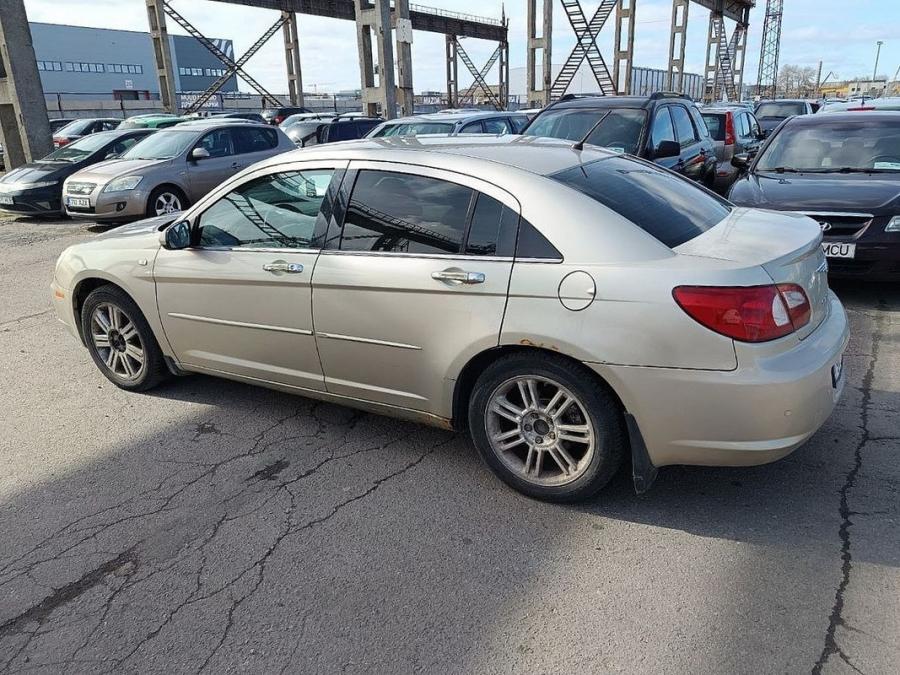 Chrysler Sebring 2007 in Tallinn, with an engine capacity of 2.40 L and mileage of 244 thousand km for 699 €, photo 12 on AUTOMOTO.COM.LV