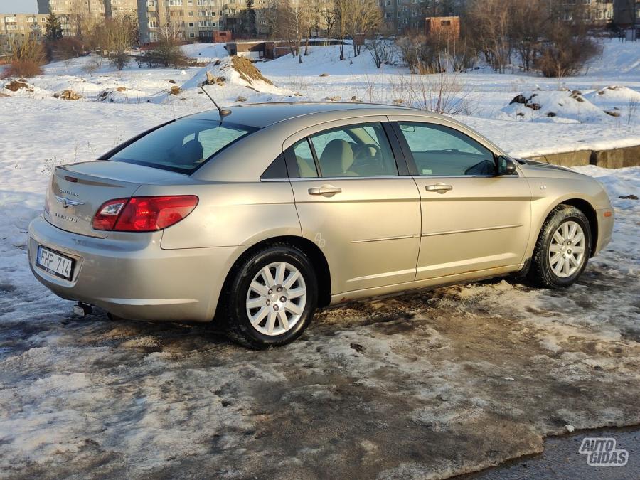 Chrysler Sebring 2009 in Vilnius, with an engine capacity of 2.40 L and mileage of 233 thousand km for 999 €, photo 4 on AUTOMOTO.COM.LV