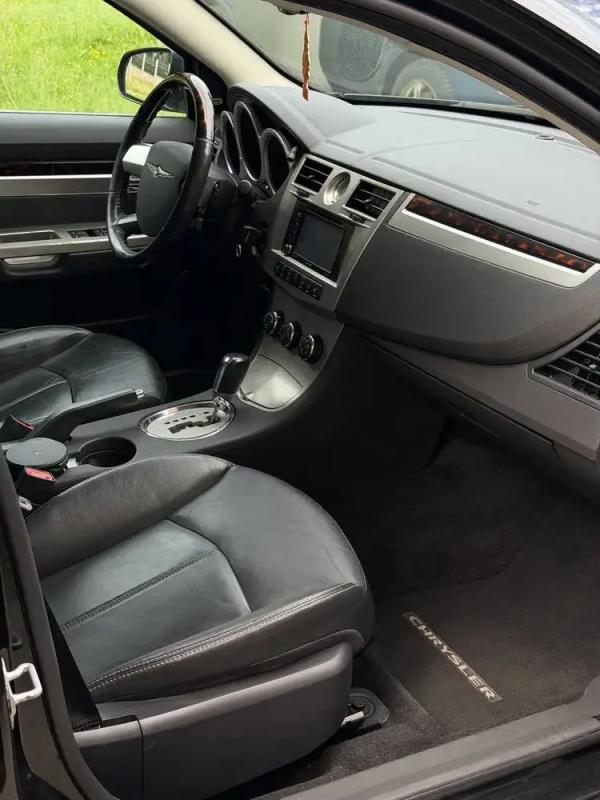 Chrysler Sebring 2010 Rīga, ar dzinēja tilpumu 2.70 L un nobraukumu 118 tūkst. km par 2580 €, foto 8 vietnē AUTOMOTO.COM.LV