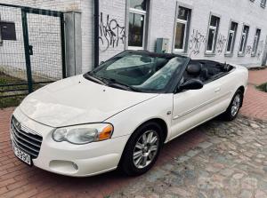 White Chrysler Sebring 2004 in Riga, with an engine capacity of 2.70 L and mileage of 74 thousand km for 3355 €, photo 4 on AUTOMOTO.COM.LV